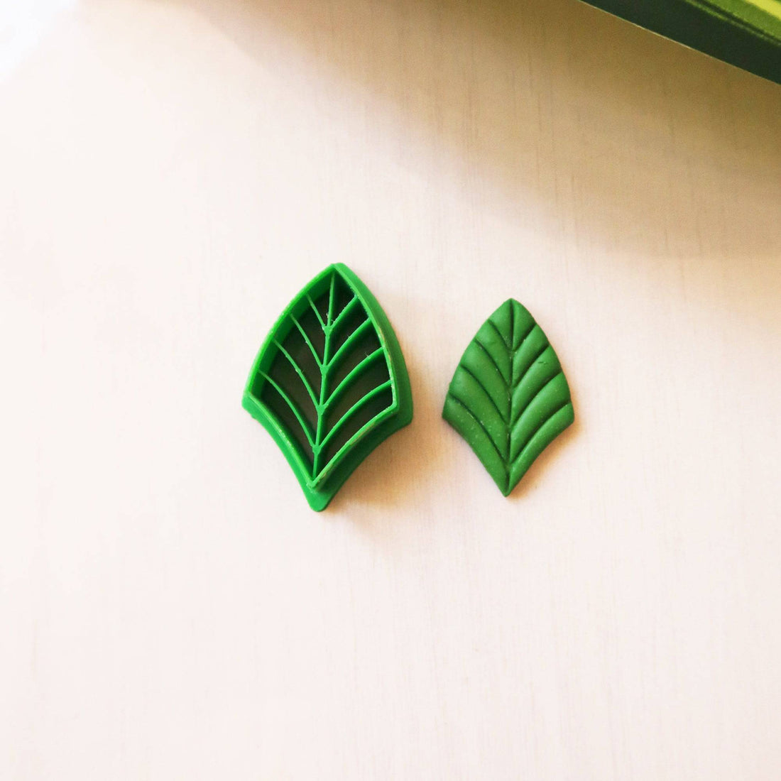 Sharp Leaf | ClartStudios